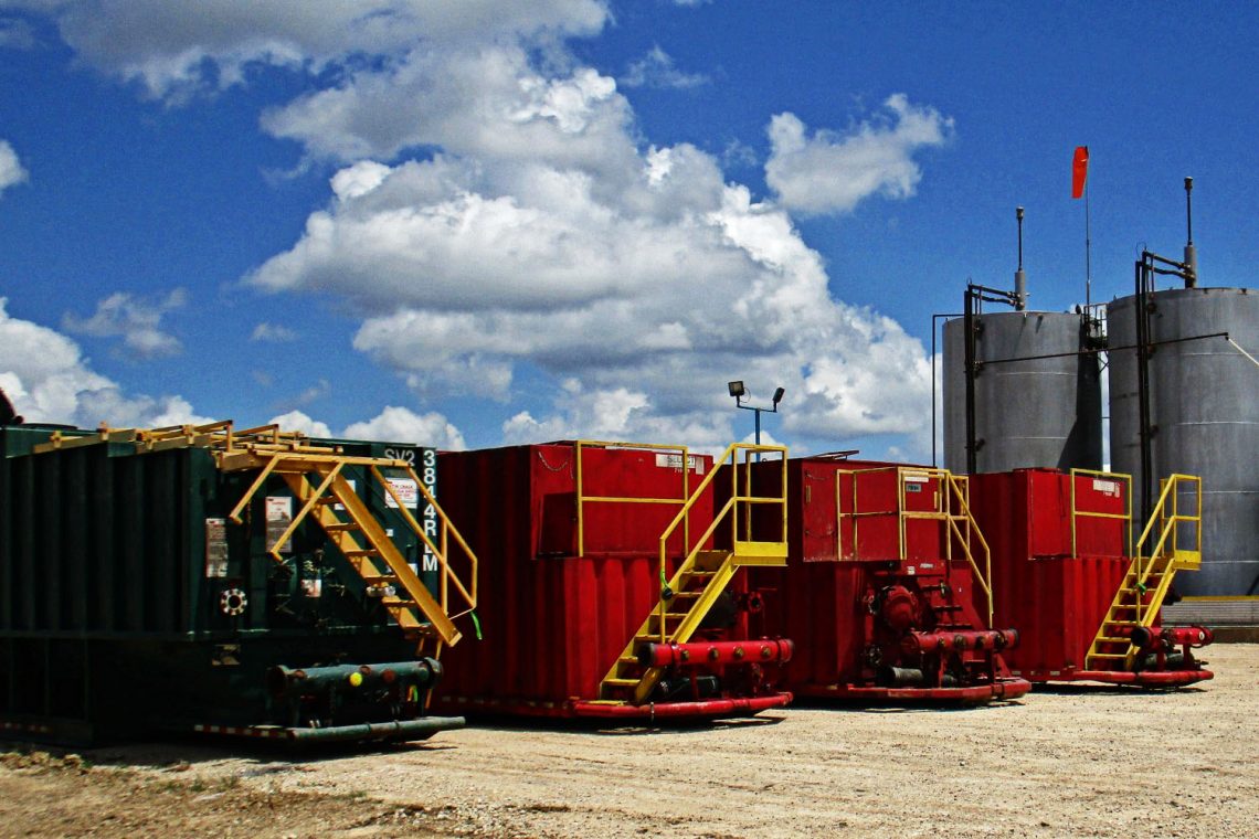Tank Rental For Oilfield | Frac Tanks & Pits | Anadarko Dozer & Trucking